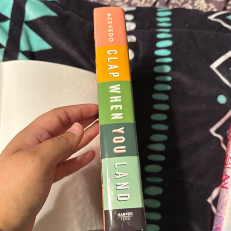 Clap when you land by Elizabeth Acevedo, Hardcover | Pangobooks