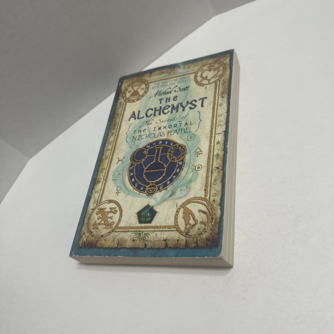 The Alchemyst by Michael Scott, Paperback | Pangobooks