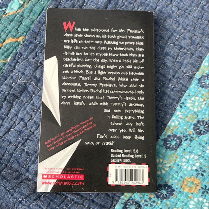 Flying Solo by Ralph J. Fletcher, Paperback | Pangobooks