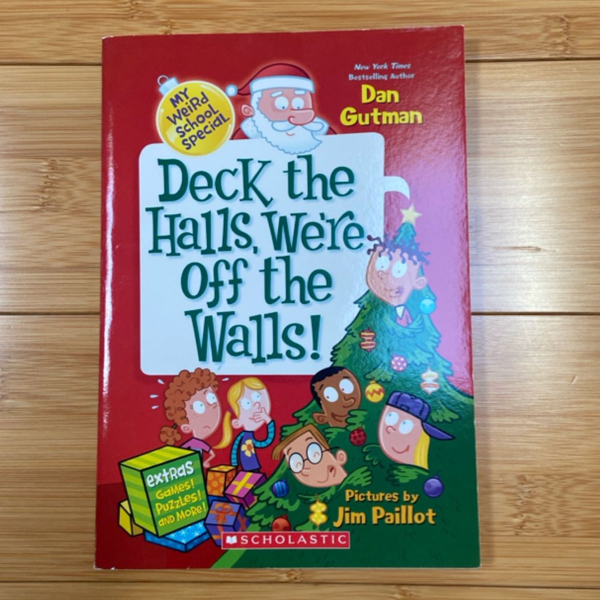Deck the Halls, We’re Off the Walls by , Paperback | Pangobooks