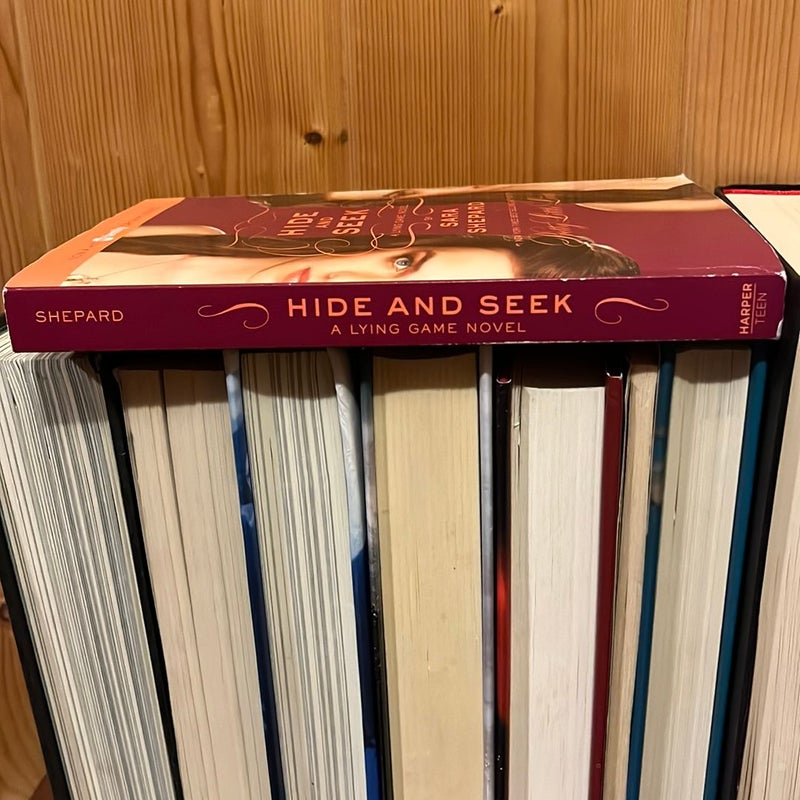 Hide and Seek by Sara Shepard, Paperback | Pangobooks