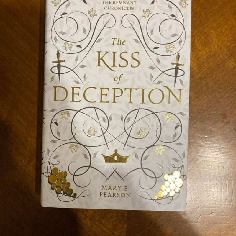 Kiss of deception by Mary E Pearson, Hardcover | Pangobooks