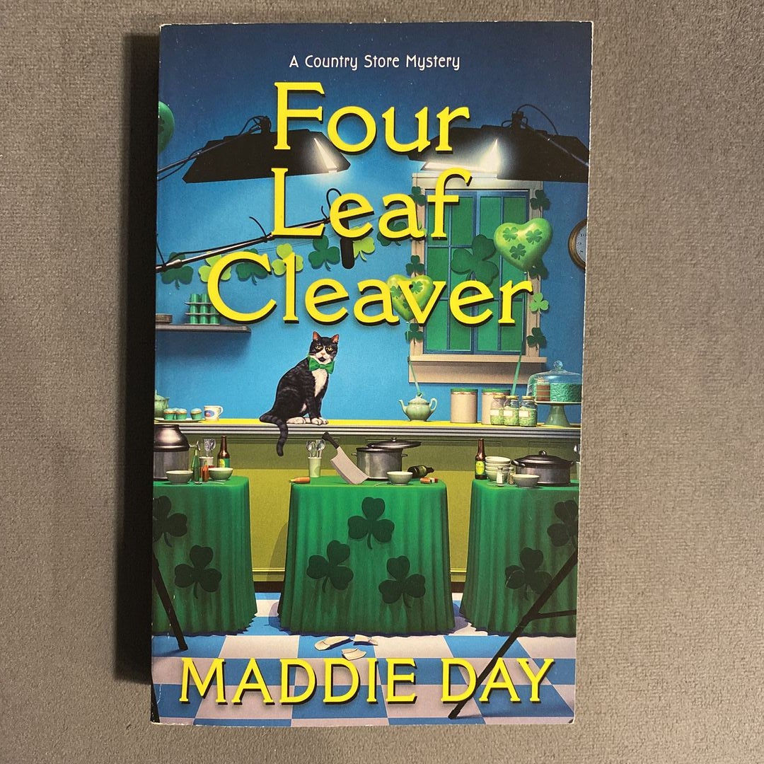 Four Leaf Cleaver by Maddie Day, Paperback | Pangobooks
