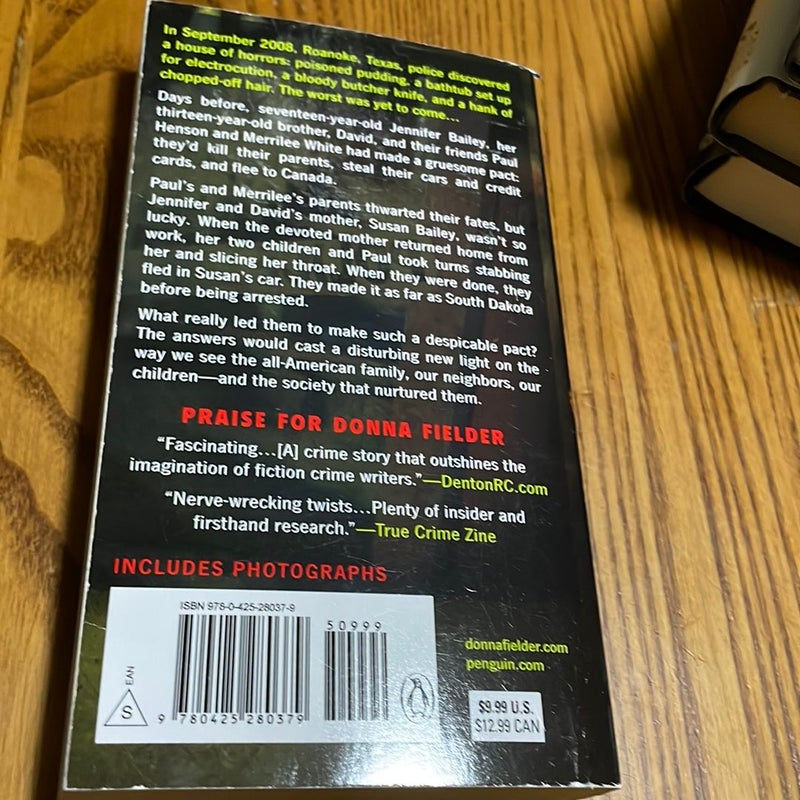 Let's Kill Mom by Donna Fielder, Paperback | Pangobooks