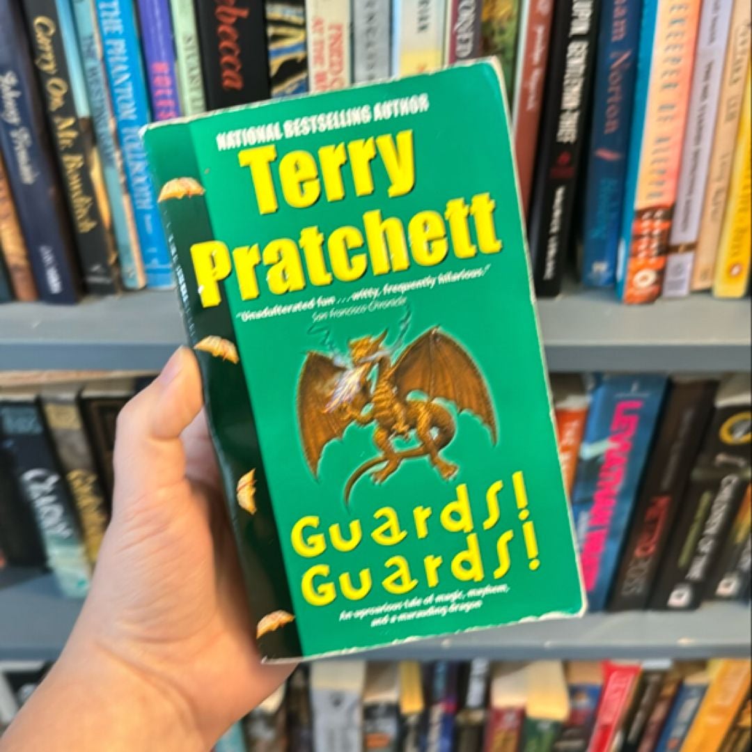 Guards! Guards! by Terry Pratchett, Paperback | Pangobooks