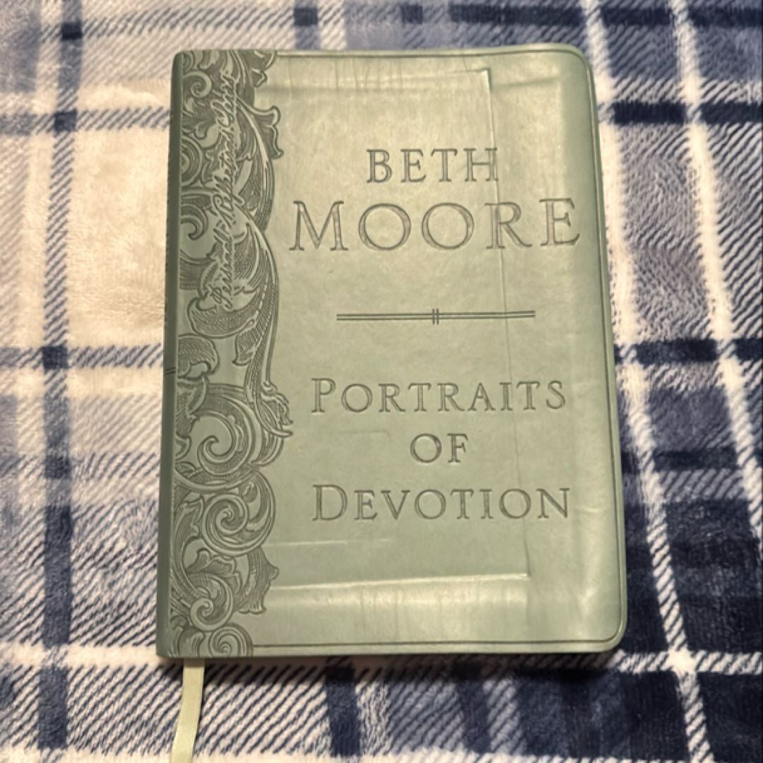 Portraits of Devotion by Beth Moore, Paperback | Pangobooks