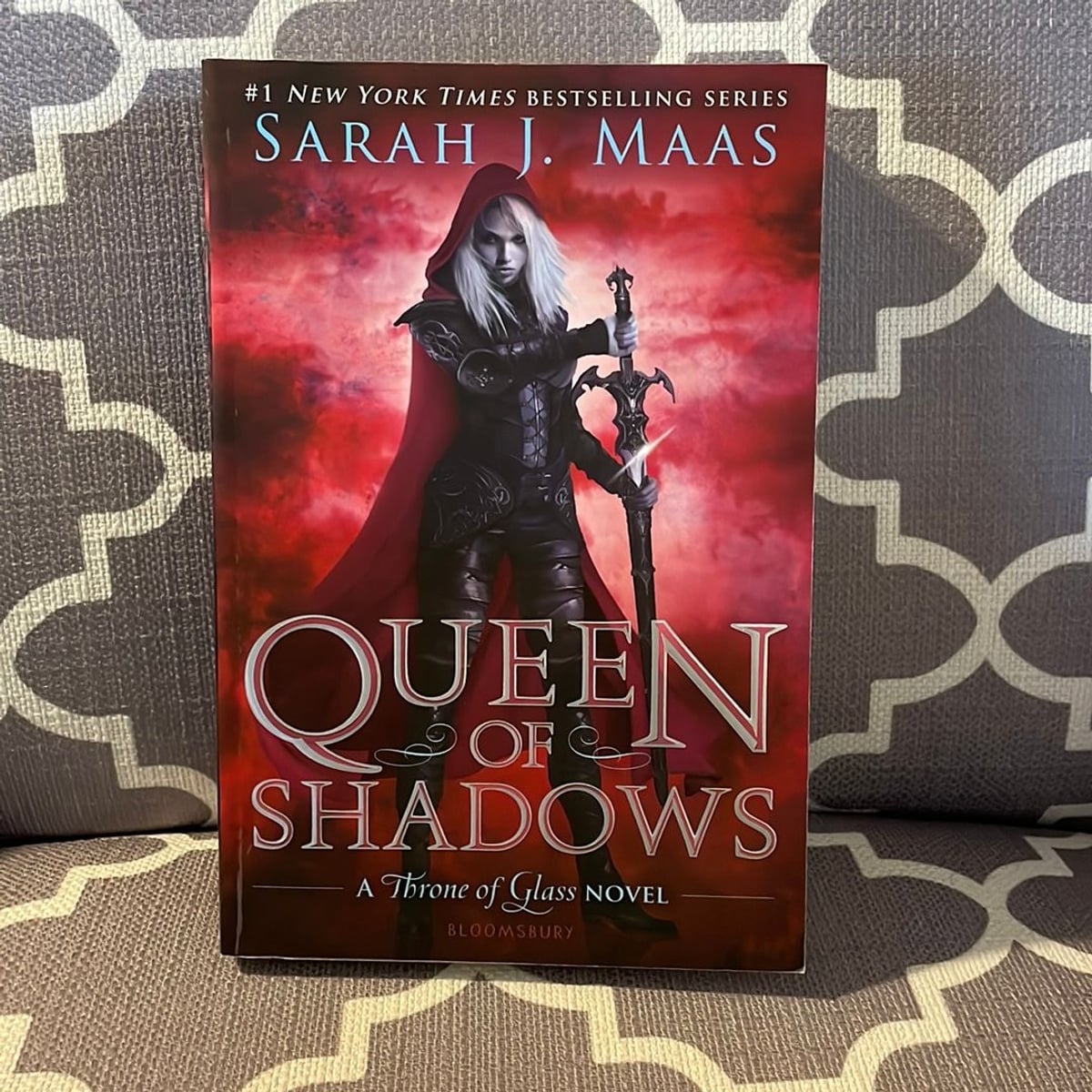 Queen of Shadows by Sarah J. Maas, Paperback | Pangobooks