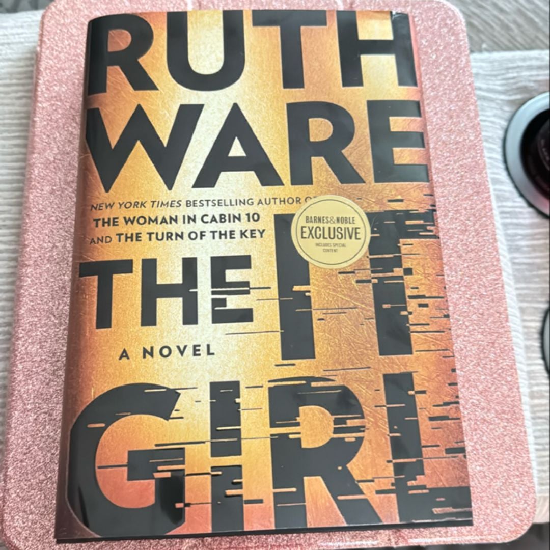 The It Girl by Ruth Ware, Hardcover | Pangobooks