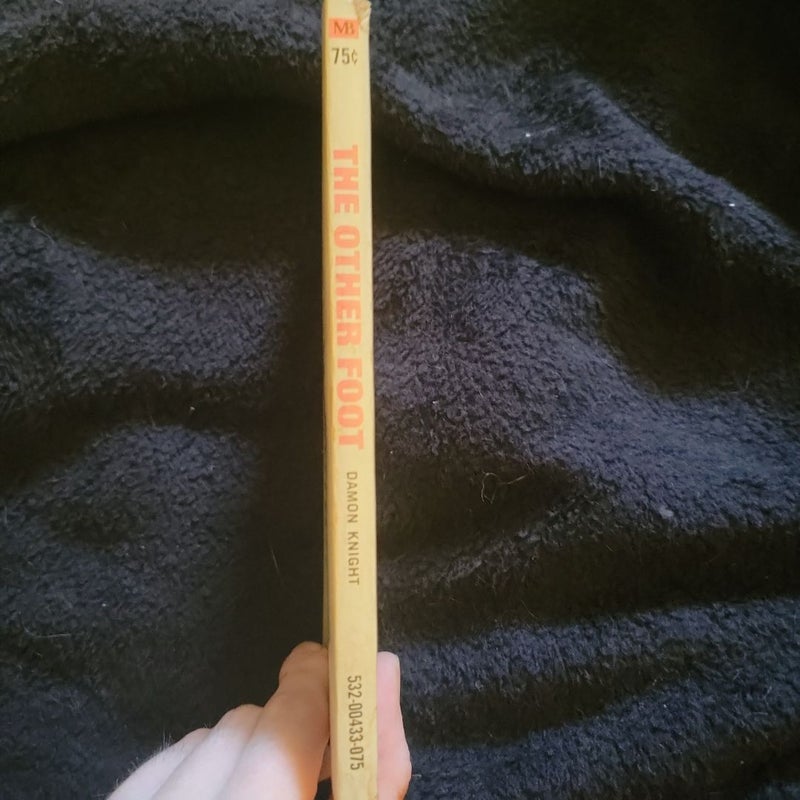 The Other Foot by Damon Knight, Paperback | Pangobooks