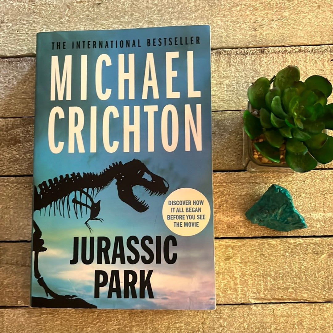 Jurassic Park by Michael Crichton, Paperback | Pangobooks