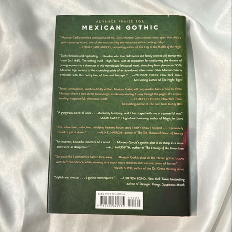 Mexican Gothic by Silvia Moreno-Garcia, Hardcover | Pangobooks