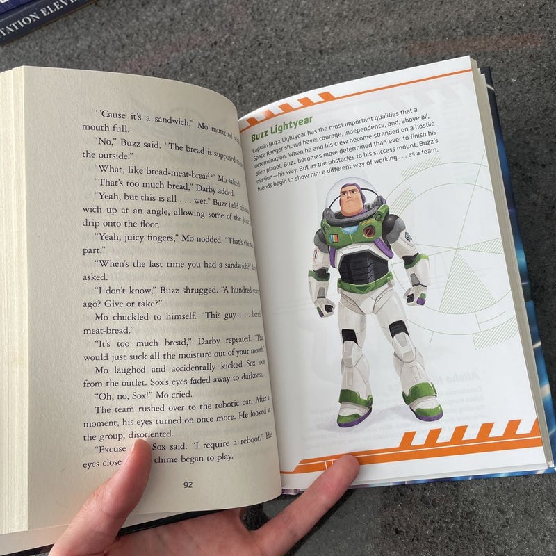 Disney/Pixar Lightyear: the Deluxe Junior Novelization by RH Disney ...