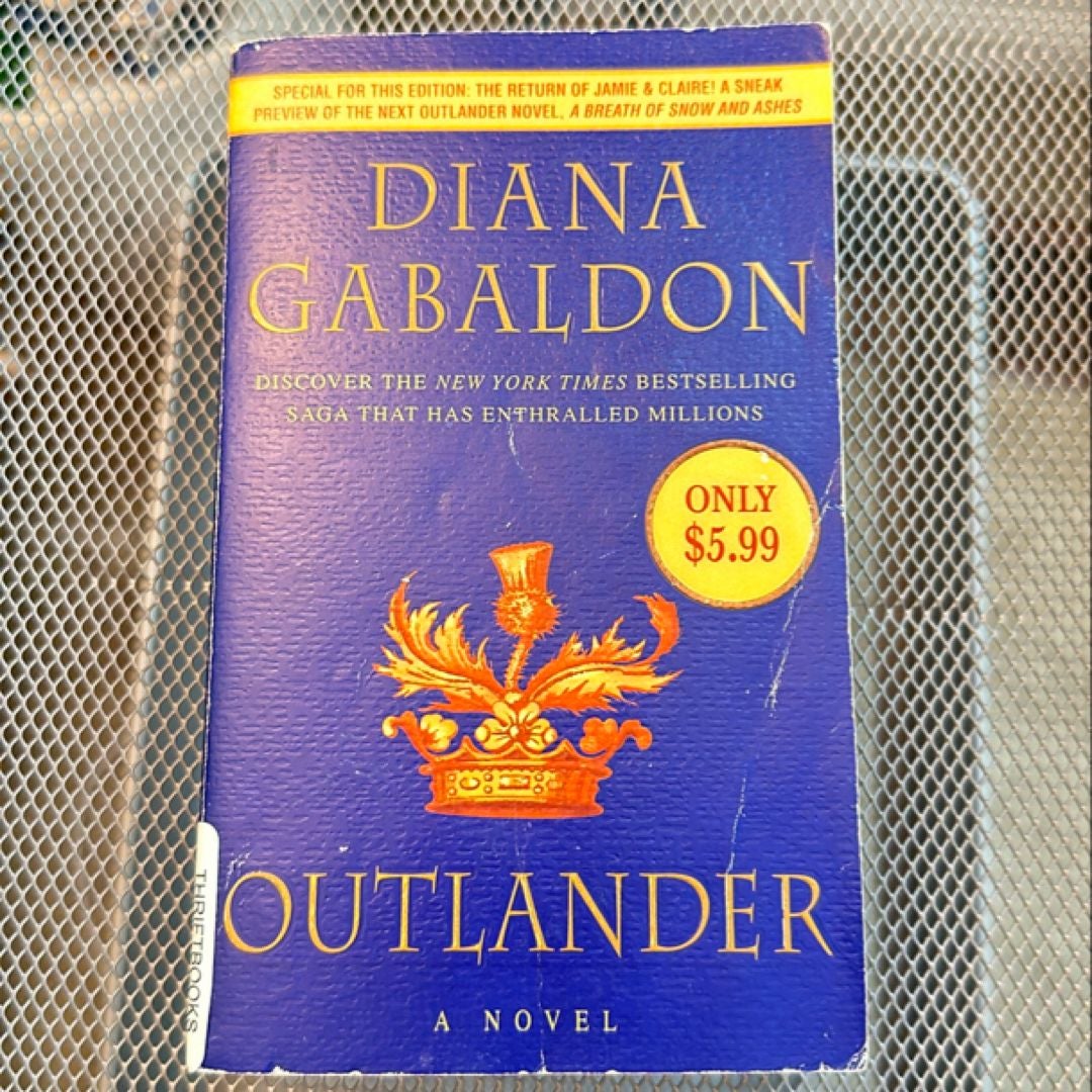 Outlander by Diana Gabaldon, Paperback | Pangobooks