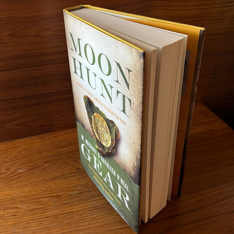 Moon Hunt by W. Michael Gear, Hardcover | Pangobooks