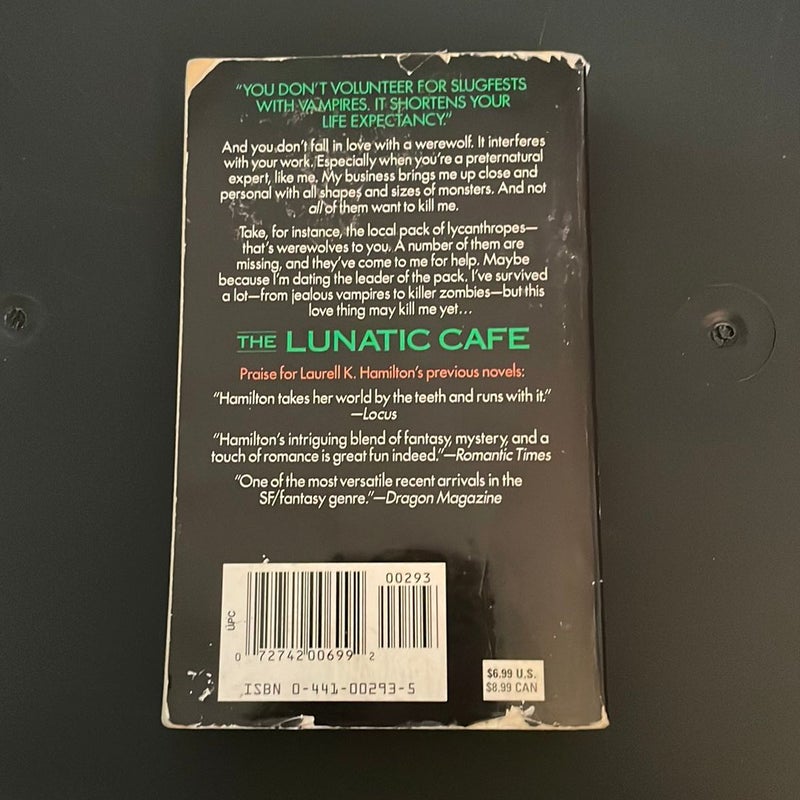 The lunatic cafe by Laurell k. Hamilton , Paperback | Pangobooks
