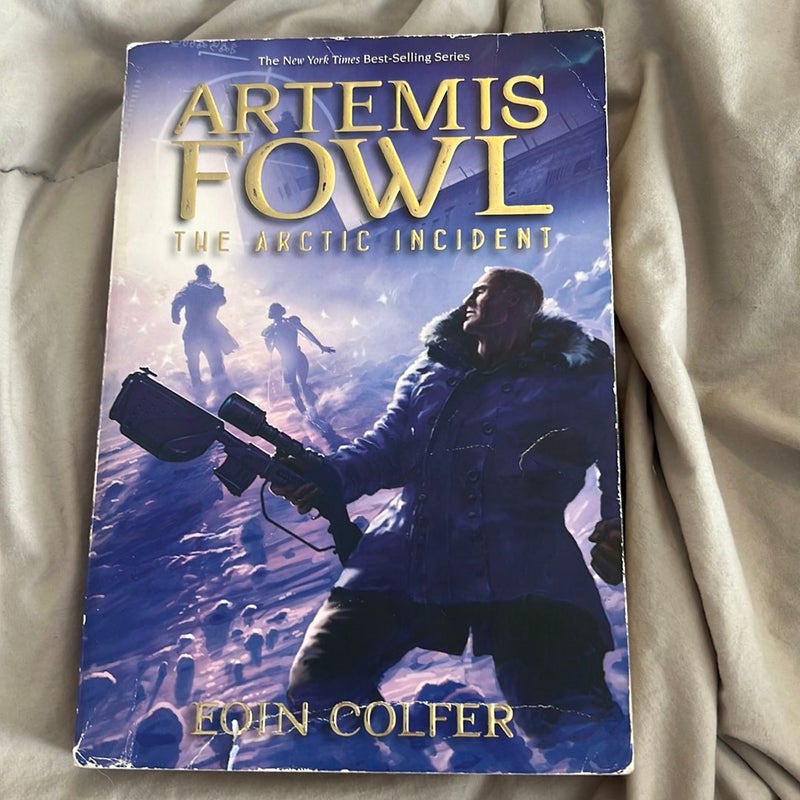 Artemis Fowl the Arctic Incident by Eoin Colfer, Paperback | Pangobooks