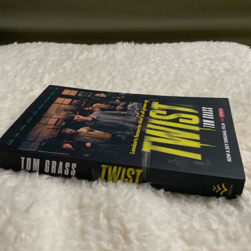 Twist by T, Paperback | Pangobooks
