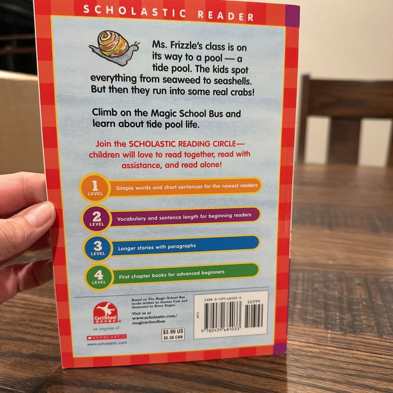 The Scholastic Reader Level 2: the Magic School Bus Gets Crabby