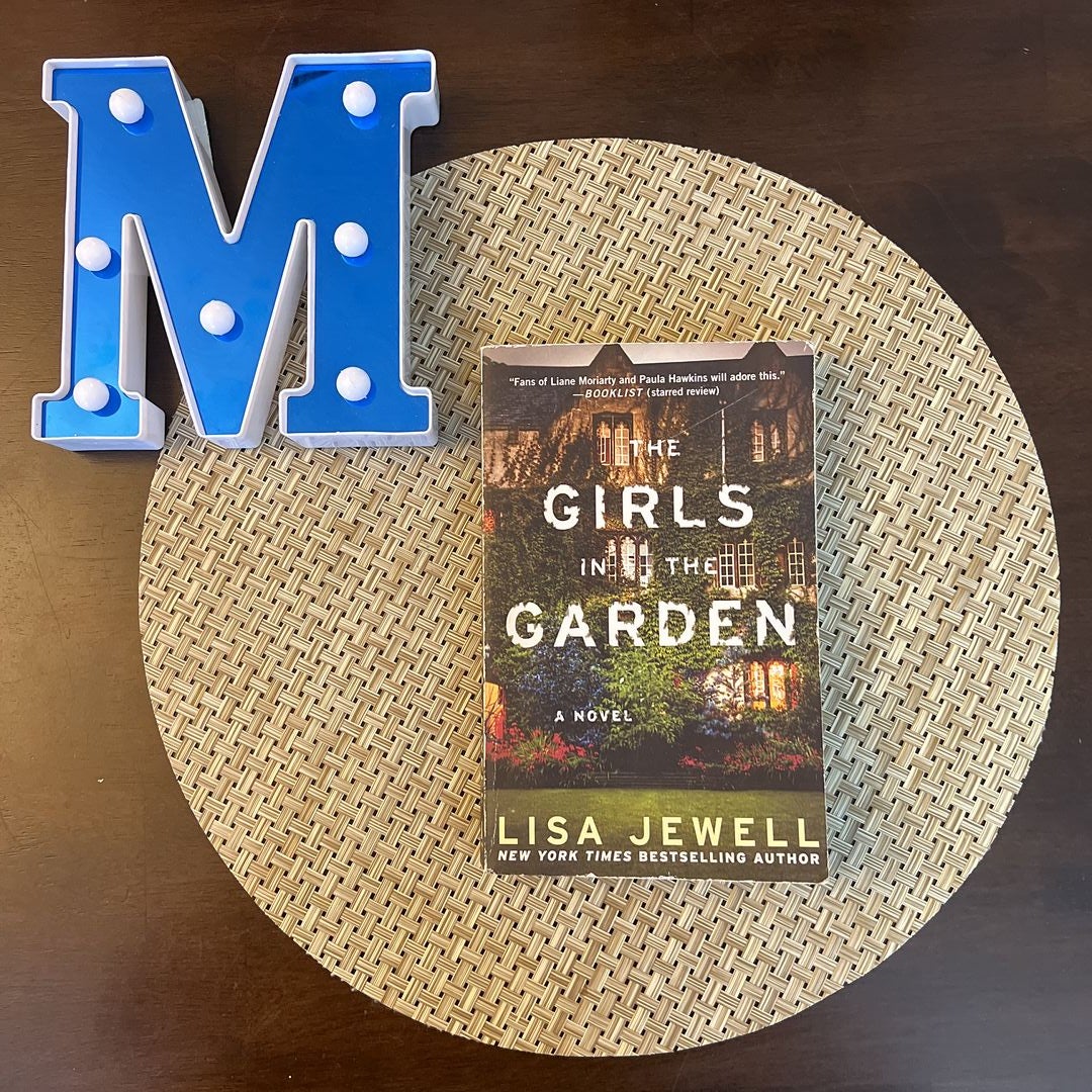 The Girls in the Garden by Lisa Jewel, Paperback | Pangobooks