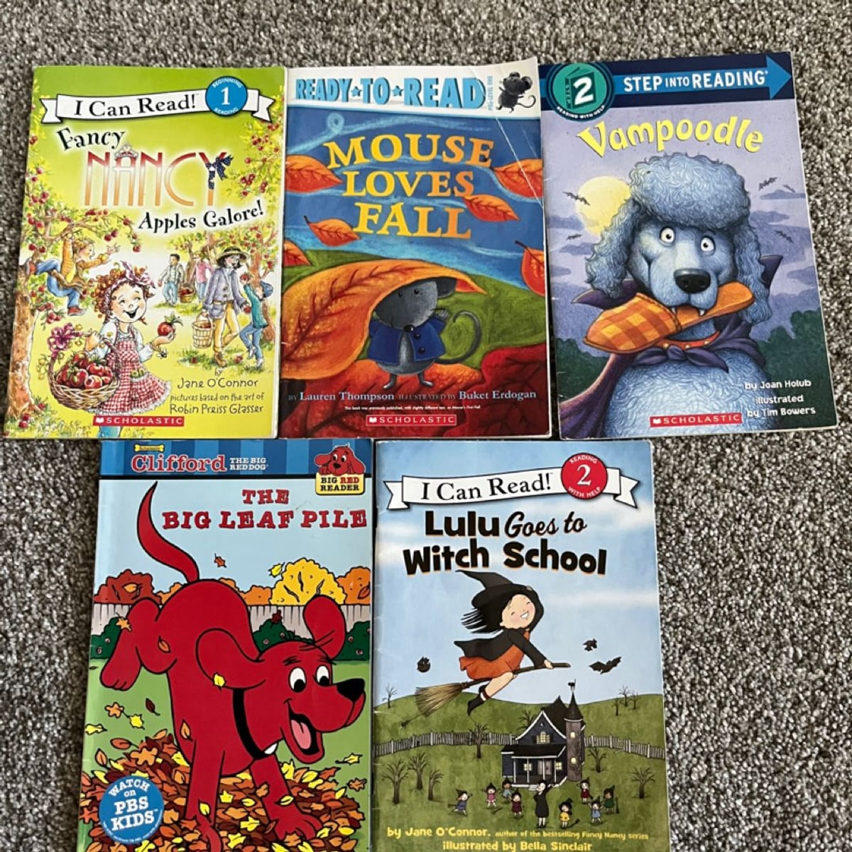 Clifford The Big Leaf Pile by , Paperback | Pangobooks