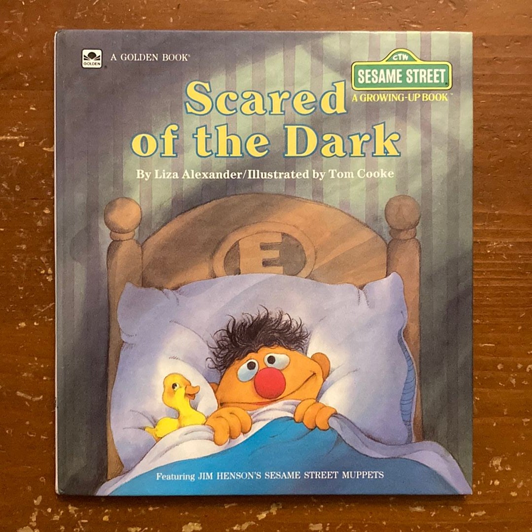 Scared of the Dark by Liza Alexander, Hardcover | Pangobooks