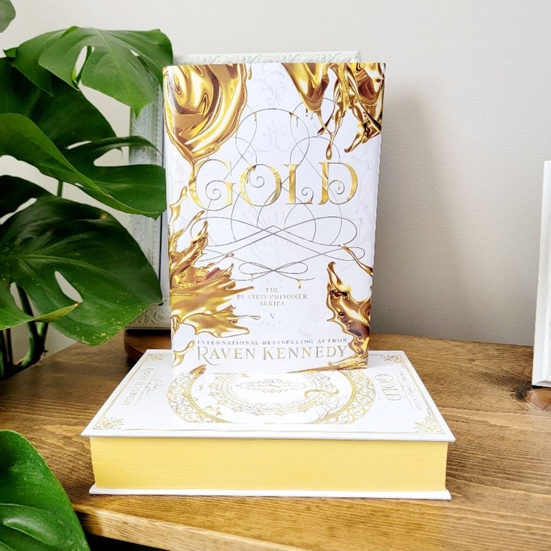 Gold by Raven Kennedy, Hardcover | Pangobooks