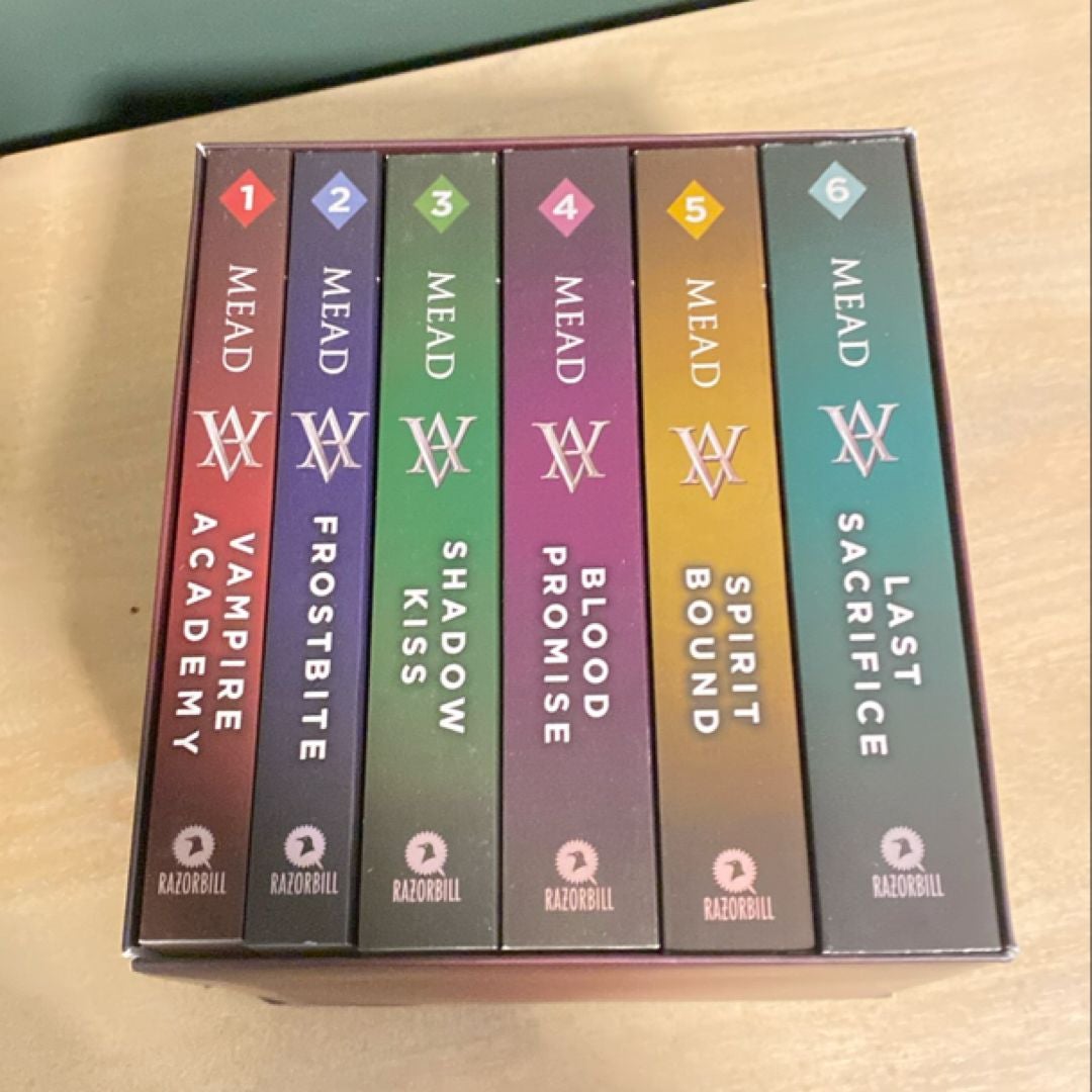 Vampire Academy Box Set 1-6 by Richelle Mead