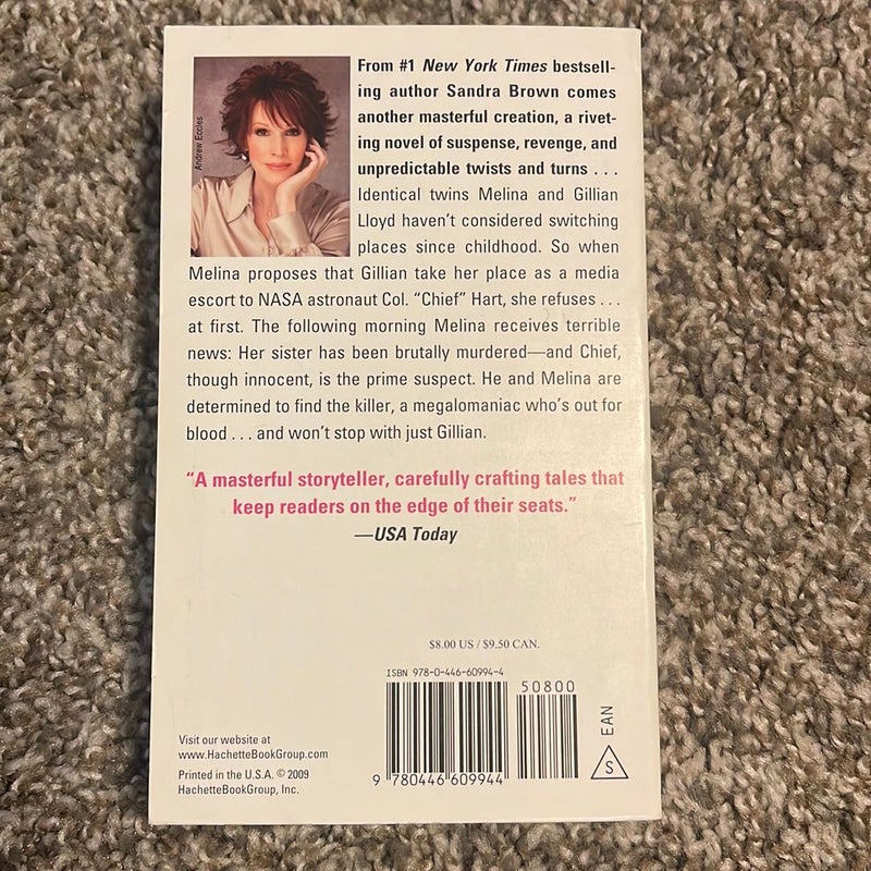 The Switch by Sandra Brown, Paperback | Pangobooks