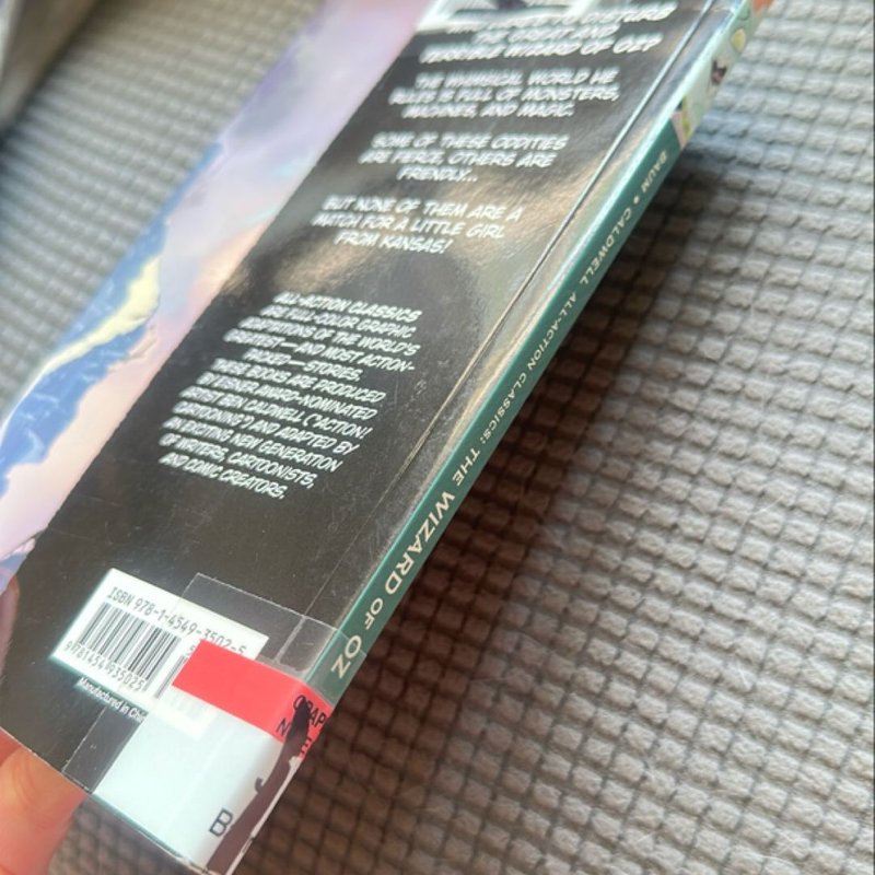 The Wizard of OZ graphic novel by , Paperback | Pangobooks