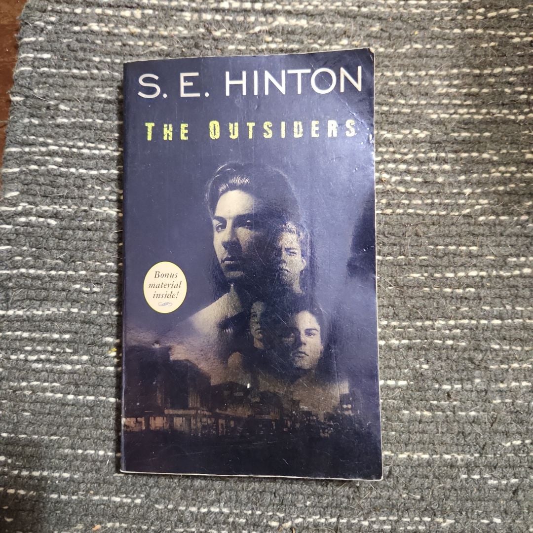 The outsiders by S.e. hinton, Paperback | Pangobooks