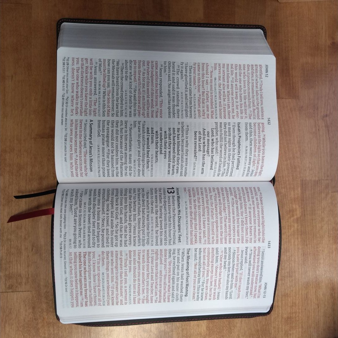 CSB Giant Print Reference Bible, Black LeatherTouch by C. S. B. Bibles ...