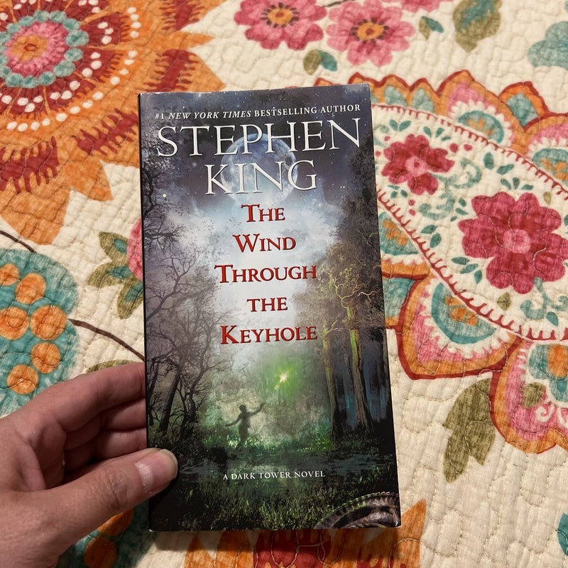 The Wind Through the Keyhole by Stephen King, Paperback | Pangobooks
