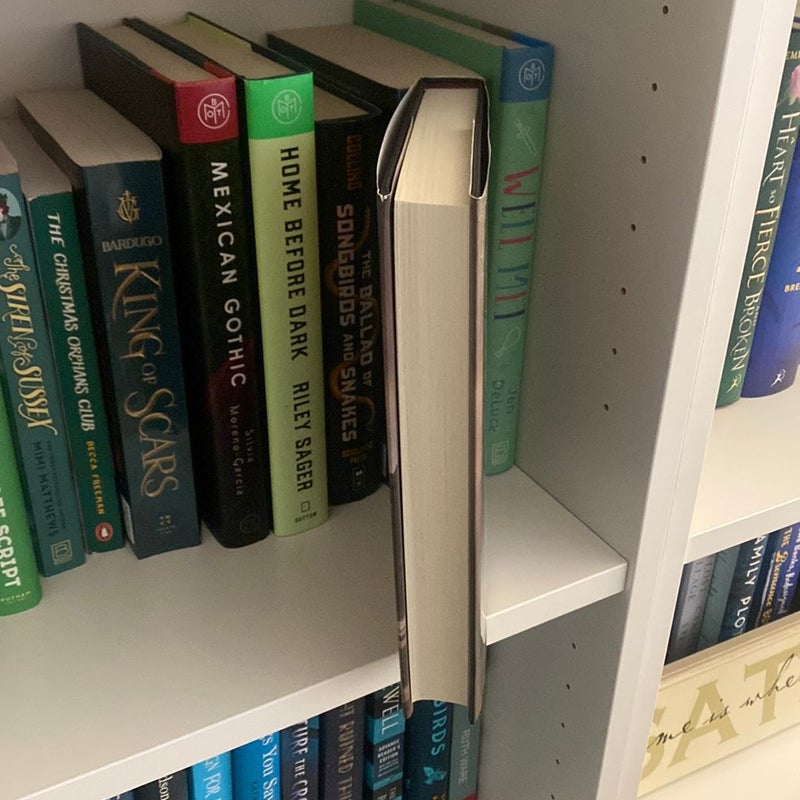 Malice House by Megan Shepherd, Hardcover | Pangobooks