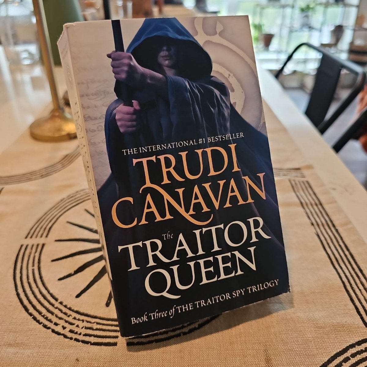 The Traitor Queen by Trudi Canavan