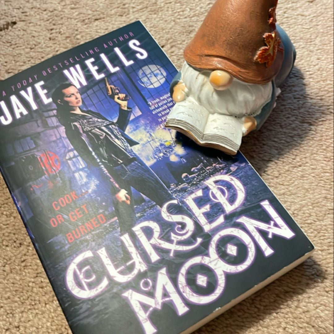 Cursed Moon by Jaye Wells