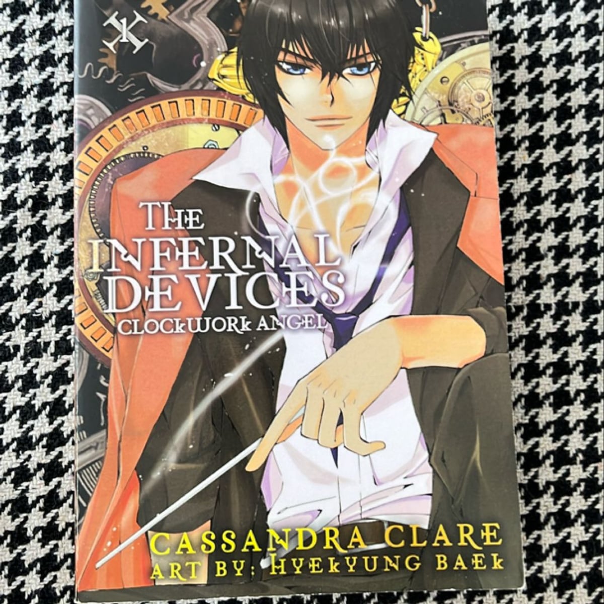 The Infernal Devices: Clockwork Angel by Cassandra Clare, HyeKyung Baek