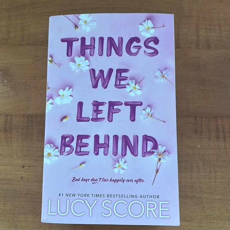 Things We Left Behind by Lucy Score, Paperback | Pangobooks