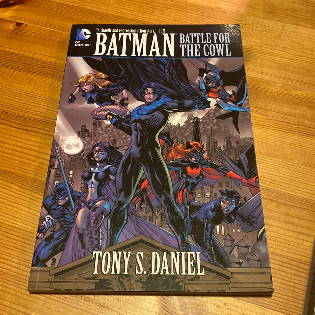 Batman: Battle for the Cowl by Tony Daniel, Paperback | Pangobooks