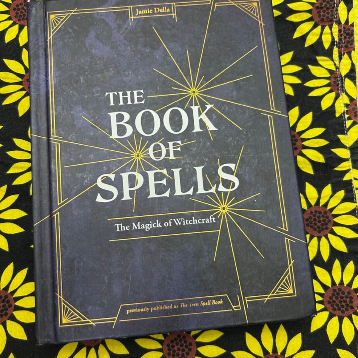 The Book of Spells by Jamie Della, Hardcover | Pangobooks