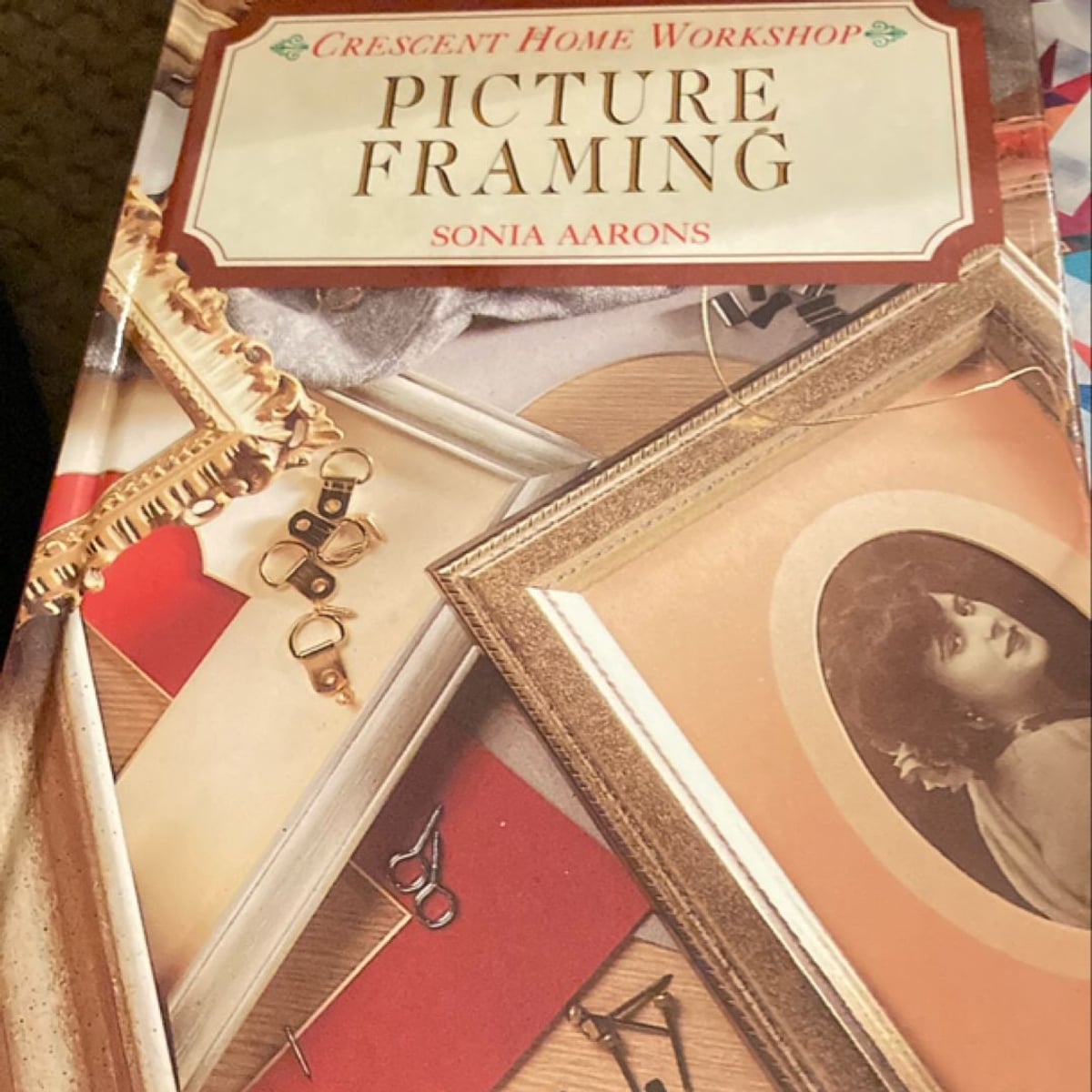 Picture Framing by Outlet Book Company Staff