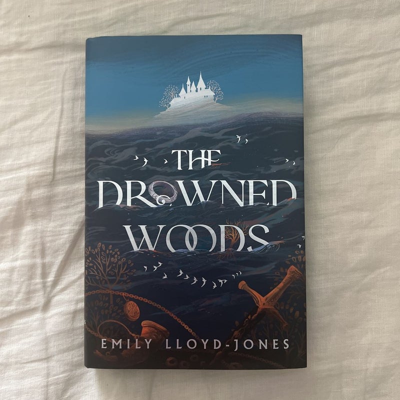 The Drowned Woods by Emily Lloyd-Jones, Hardcover | Pangobooks