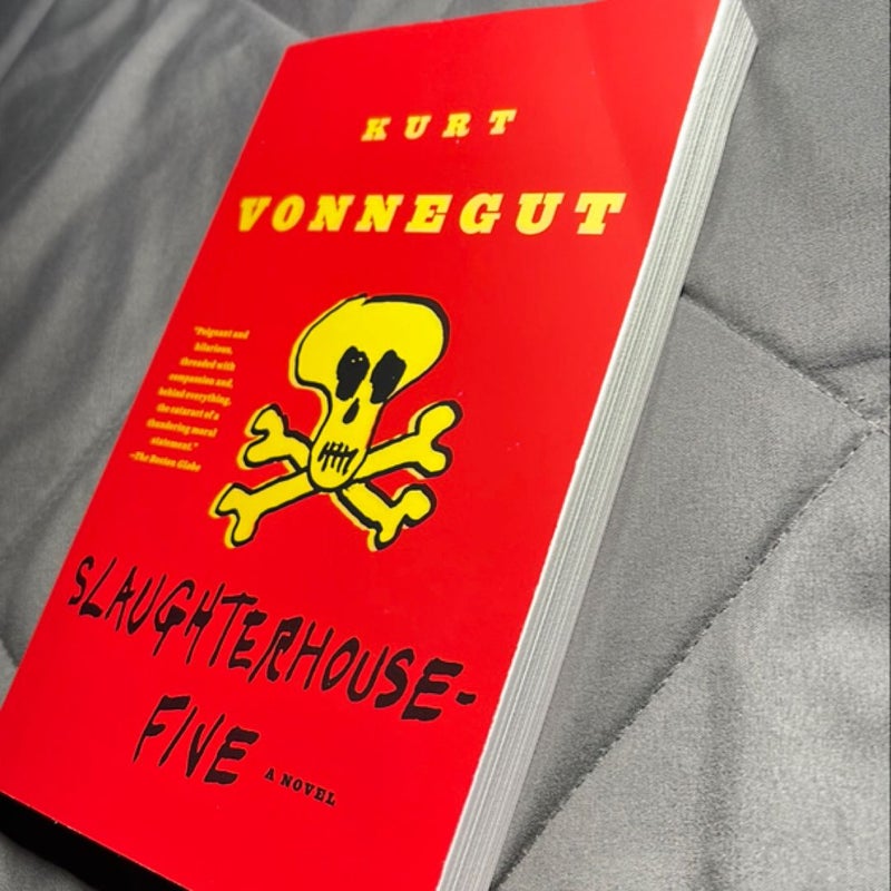 Slaughterhouse-Five by Kurt Vonnegut, Paperback | Pangobooks