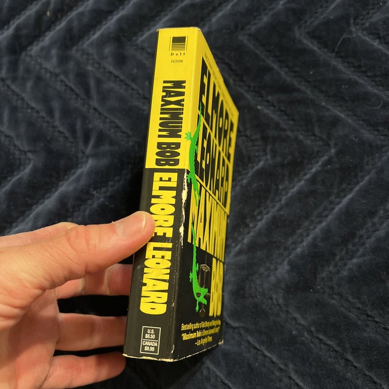 Maximum Bob by Elmore Leonard, Paperback | Pangobooks