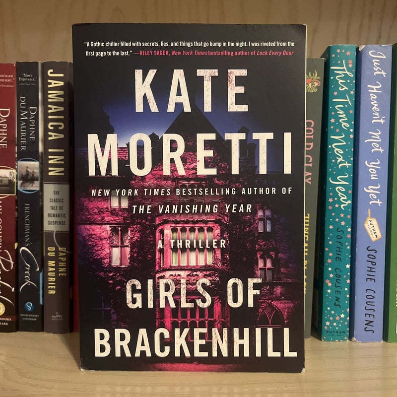 Girls of Brackenhill by Kate Moretti, Paperback | Pangobooks