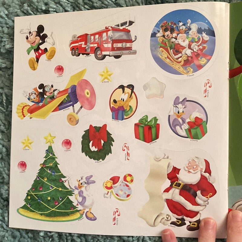 Mickey Saves Santa by Disney Books, Paperback | Pangobooks