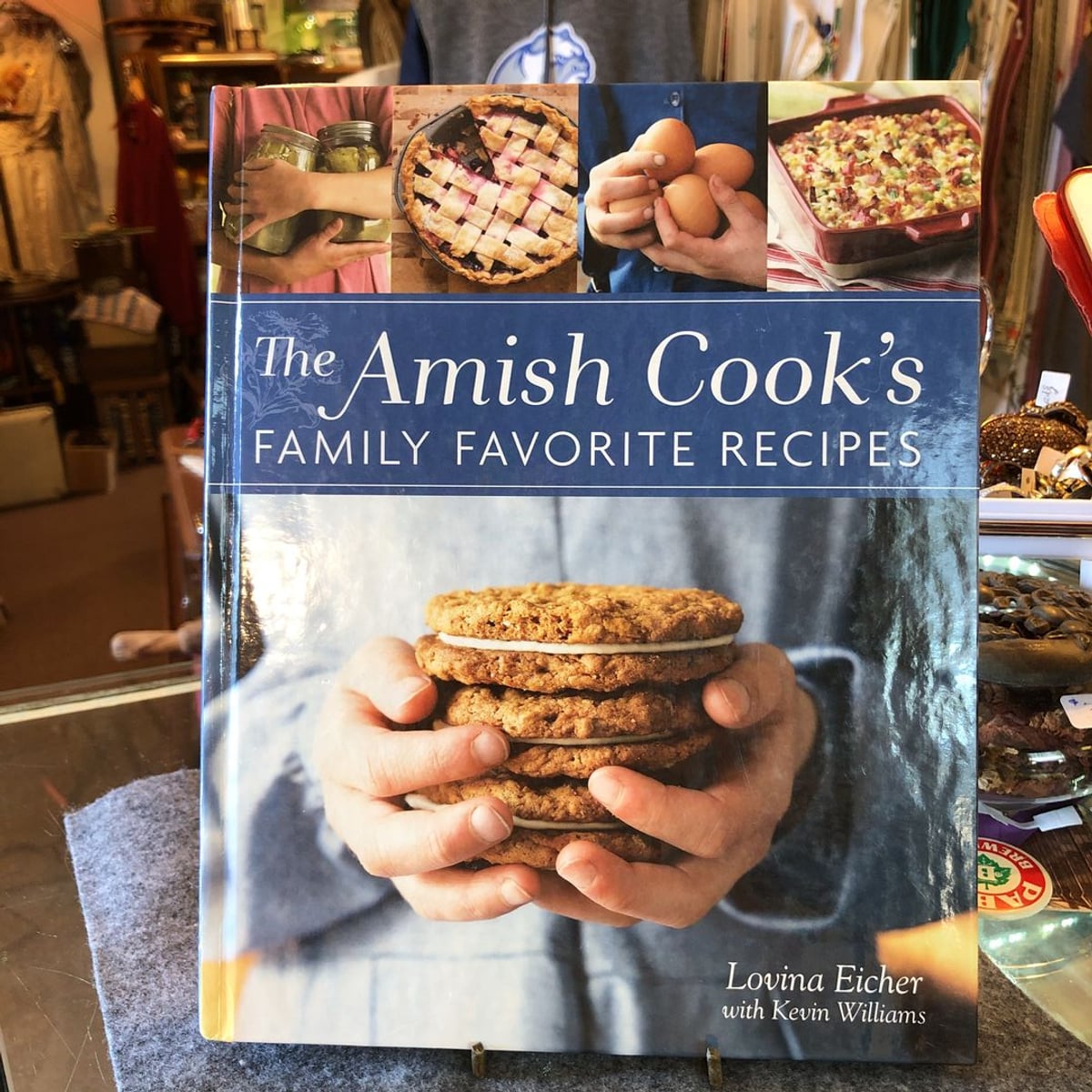 The Amish Cook's Family Favorite Recipes by Lovina Eicher, Kevin Williams