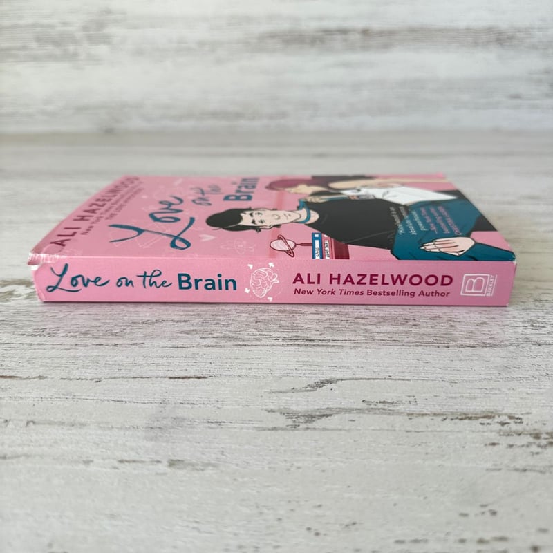 Love on the Brain by Ali Hazelwood, Paperback | Pangobooks