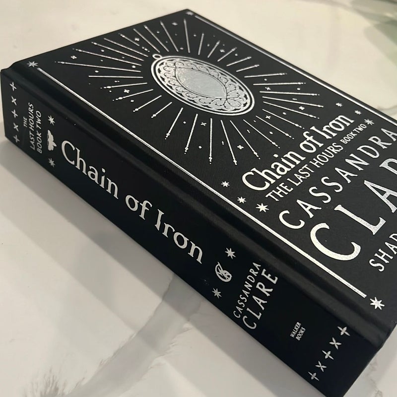 Chain of Iron by Cassandra Claire, Hardcover | Pangobooks