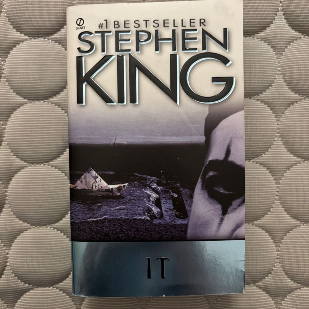It by Stephen King, Paperback | Pangobooks