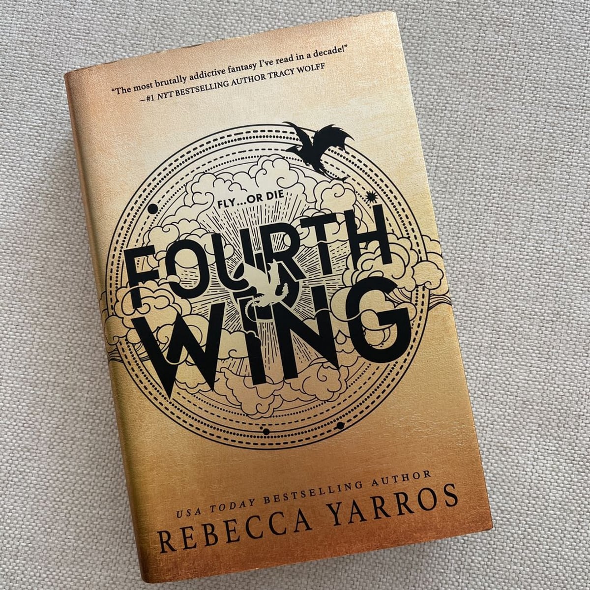 Fourth Wing by Rebecca Yarros, Hardcover | Pangobooks